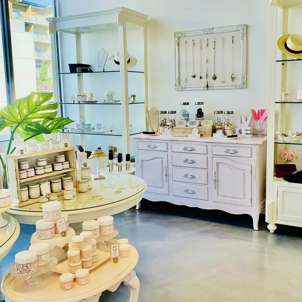 Hello! - Frilly Lilly